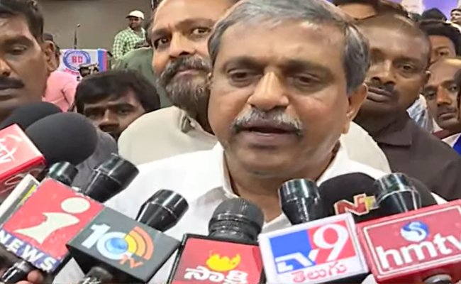 Sajjala Ramakrishna Reddy Responded To Amit Shah Comments In Visakhapatnam Public Meeting - Sakshi